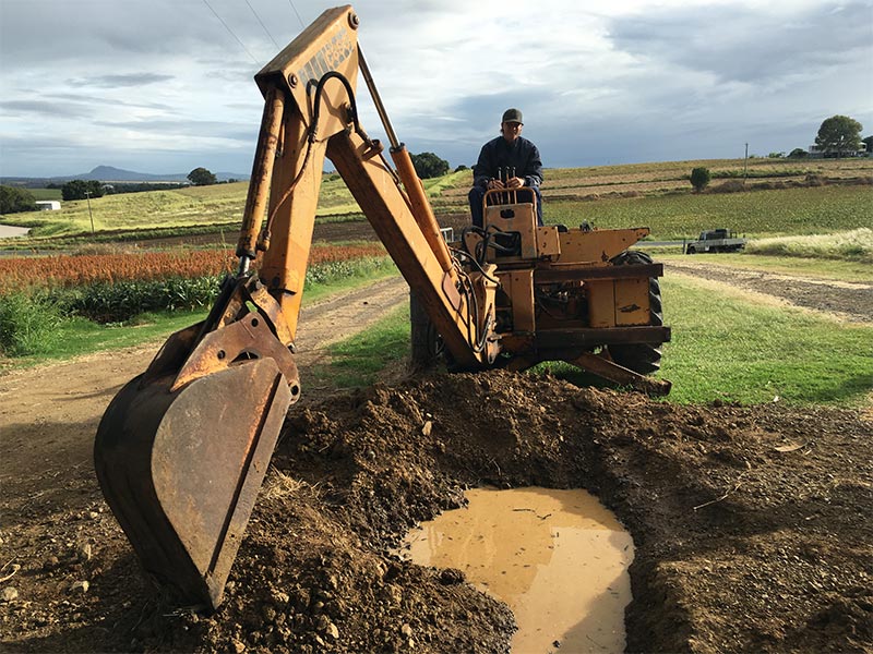 Case 360B backhoe loader | Review