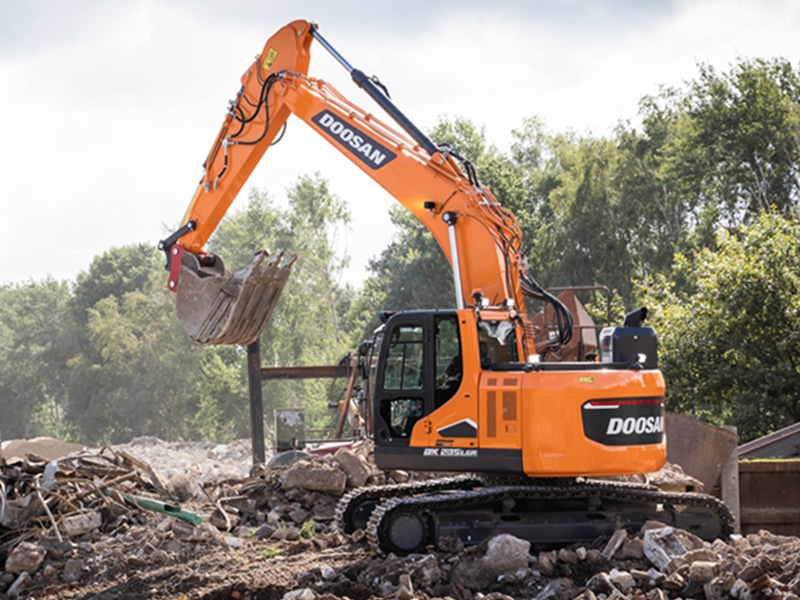 New medium-sized Doosan excavator unveiled for Euro market ...