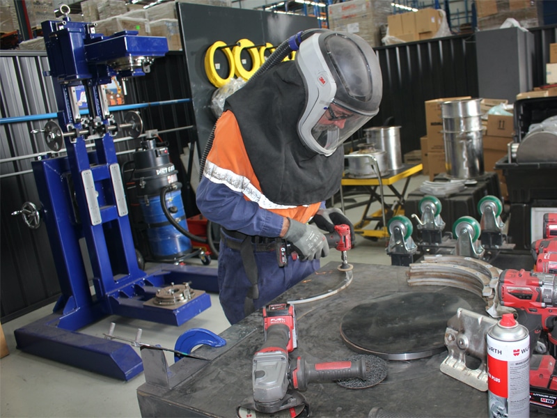 Komatsu offers remanufacturing option for DPFs - TradeEarthmovers