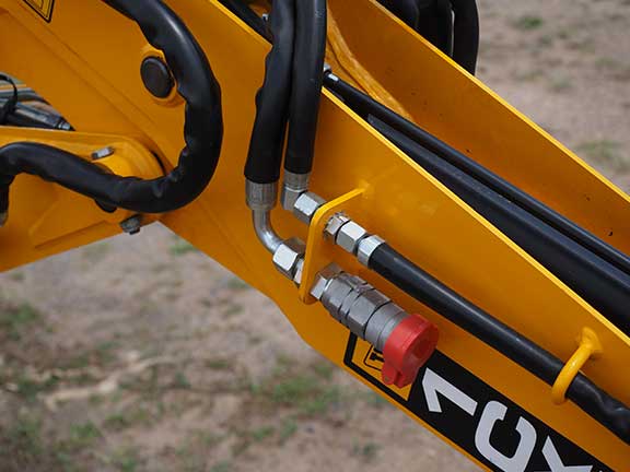 Review: JCB 1CXT backhoe loader