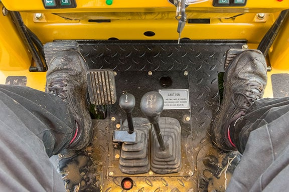 East Wind YCT356S-S compact dozer | Review, Test & Specs