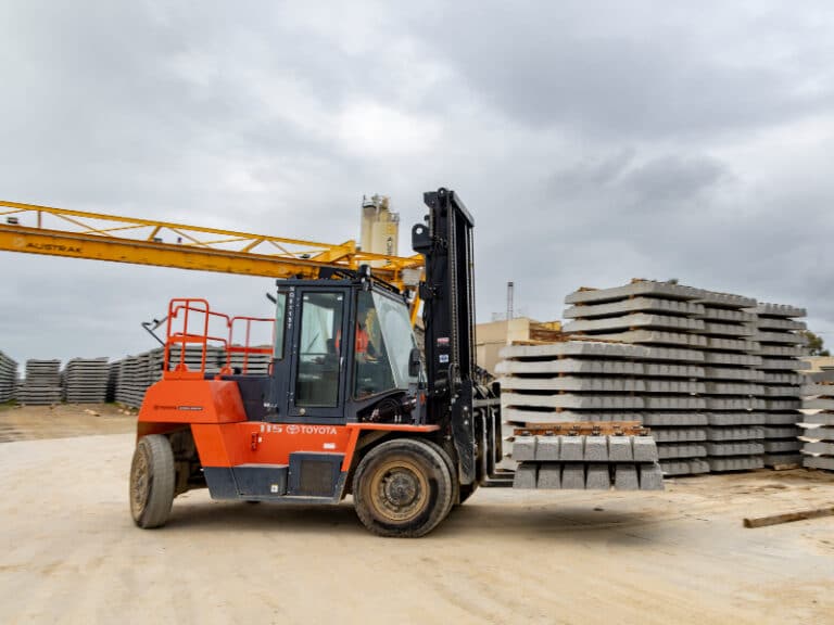 Rail infrastructure manufacturer turns to TMHA forklifts - TradeEarthmovers