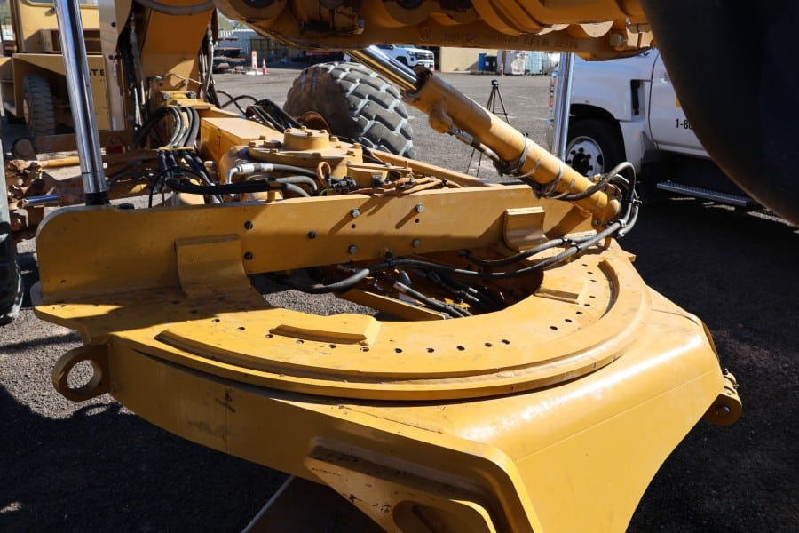 Caterpillar advances grader design with new High-Performance Circle ...