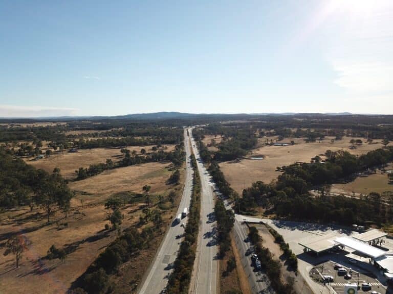Victorian road maintenance blitz underway - TradeEarthmovers